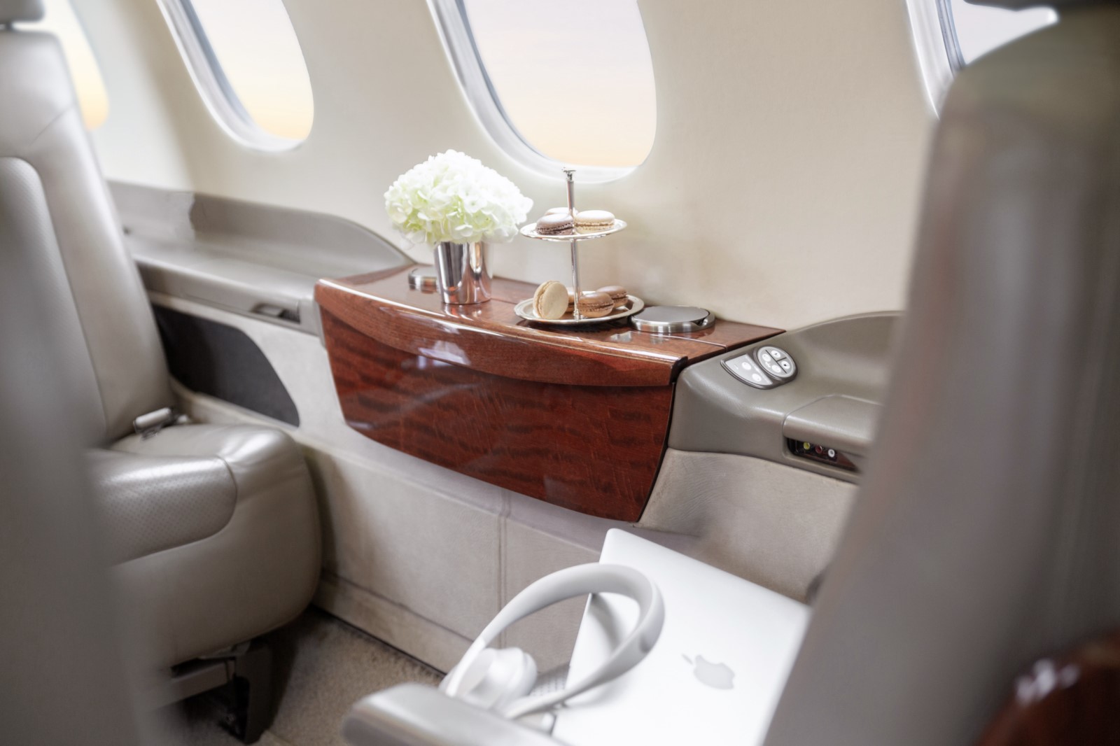 EMBRAER PHENOM 300 | Private Jet | Global Jet